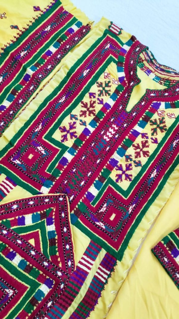 Baloch traditional dresses | Murgh panj | Balochi doch| - Balochi ...