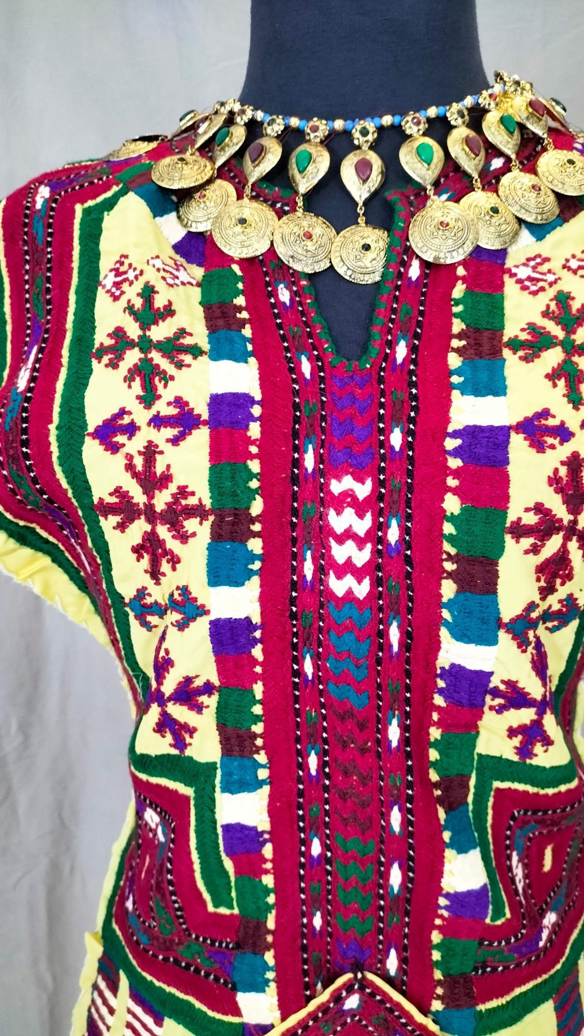 Baloch traditional dresses | Murgh panj | Balochi doch| - Balochi ...