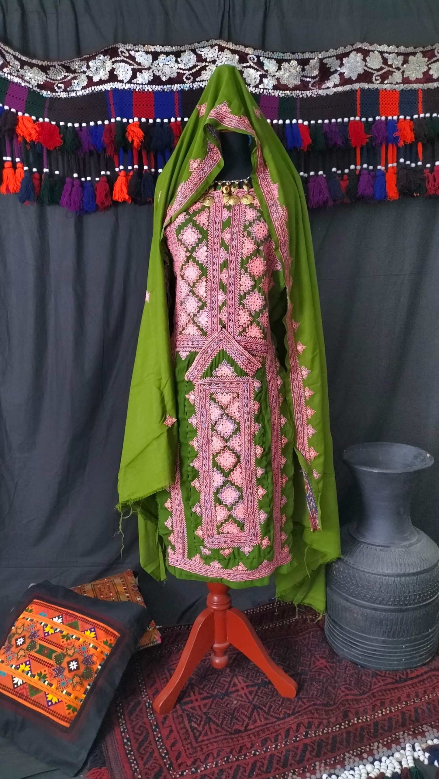 Hand Made Balochi Dress | Quetta Doch | Show Case | - Balochi ...